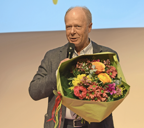 KLoten: Eishockey-Urgestein Peter Lüthi erhält Ehrenpreis ...