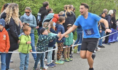 Vorjahressieger Christian Mathys gewinnt den Flughafenlauf erneut ...